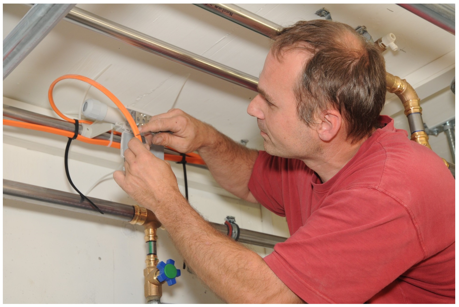 nVent RAYCHEM | Die kürzeste Verbindung zwischen zwei Punkten ist die ...